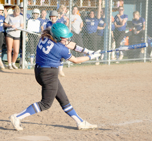 Gladwin softball splits twice | Gladwin County Record & Beaverton Clarion