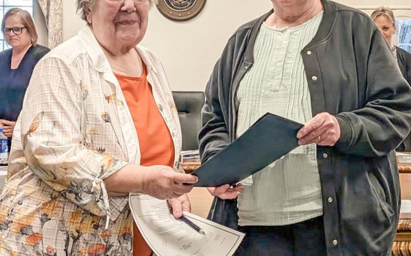 Controversy closes Council meeting | Gladwin County Record & Beaverton ...